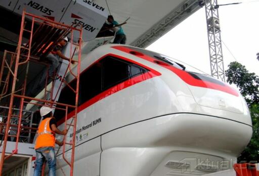 Monorel Produksi PT Industri Kereta Api Indonesia - Aktual.com