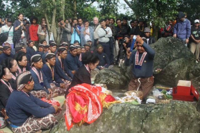 Menariknya Ritual Adat Berkah "Lorotan" Labuhan Merapi - Aktual.com