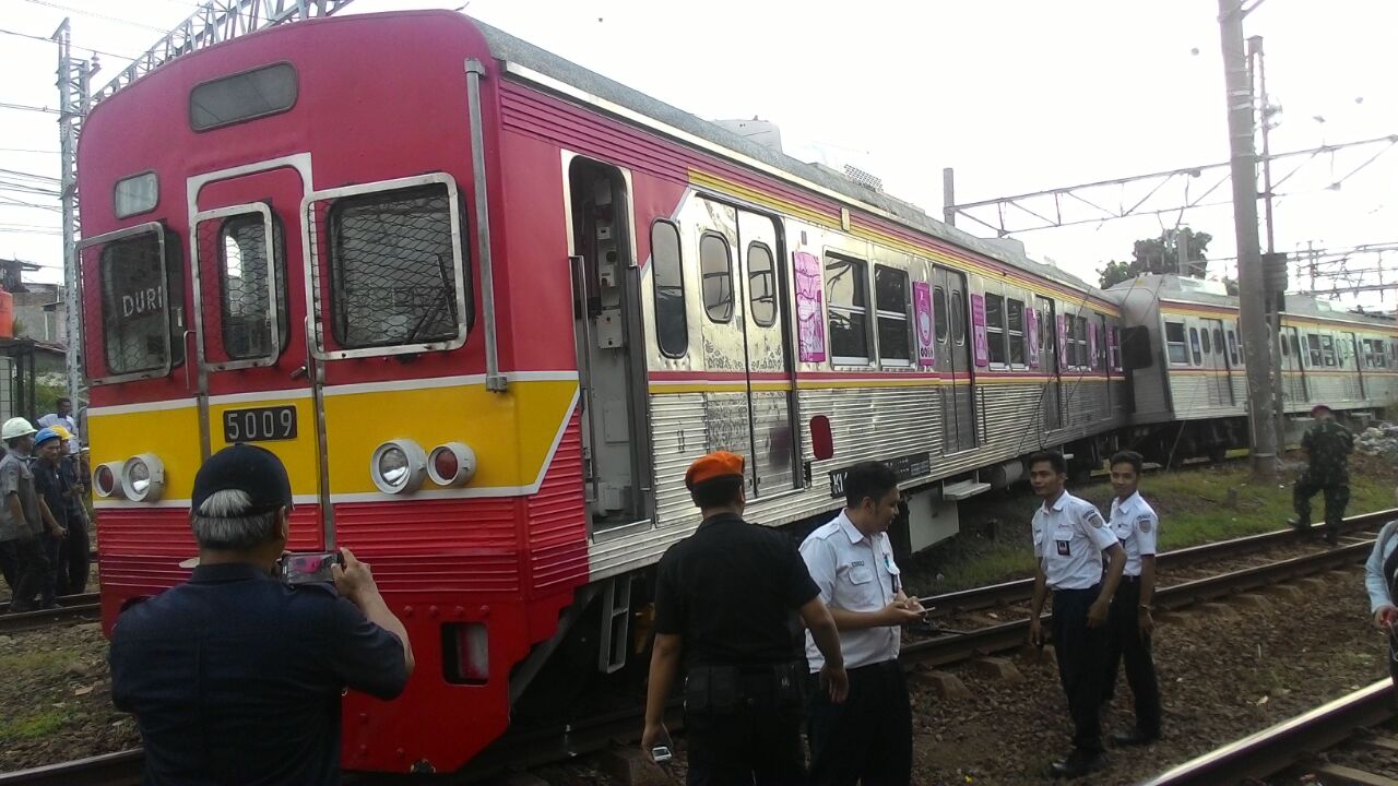 KRL Anjlok di Jalur Manggarai - Sudirman - Aktual.com