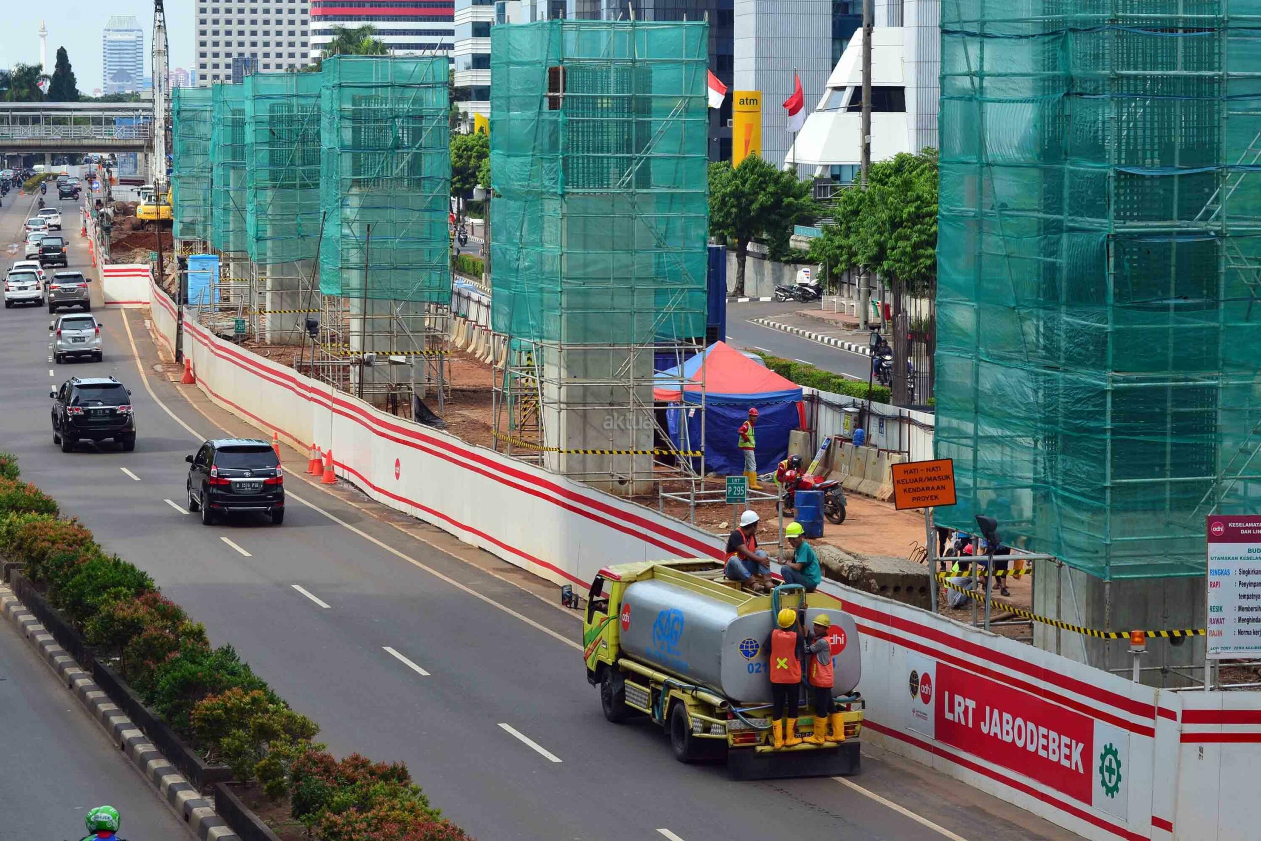 Proyek Pembangunan LRT Diberhentikan Hingga 2 Januari 2018 - Aktual.com