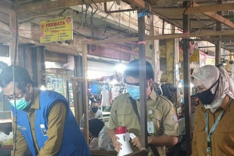 Target Revitalisasi Pasar Ciputat Dilaksanakan Tahun Ini - Aktual.com