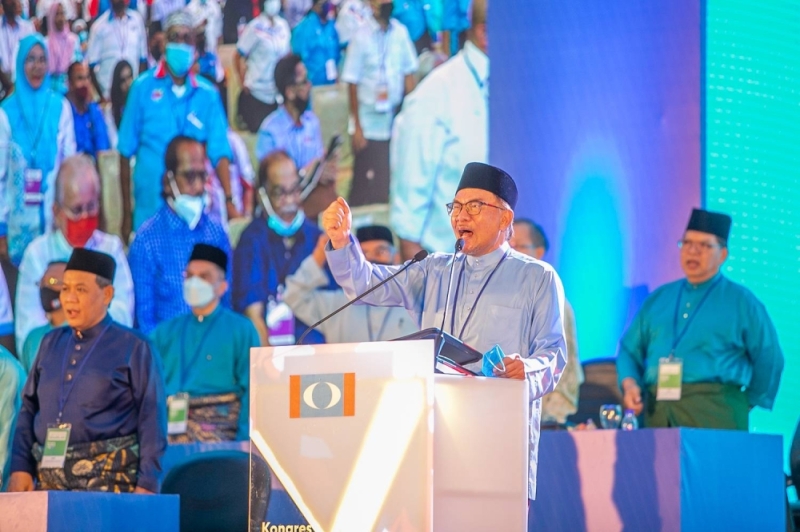 Usai Dipecat 25 Tahun Lalu, Anwar Ibrahim Jadi Tamu Kehormatan UMNO ...