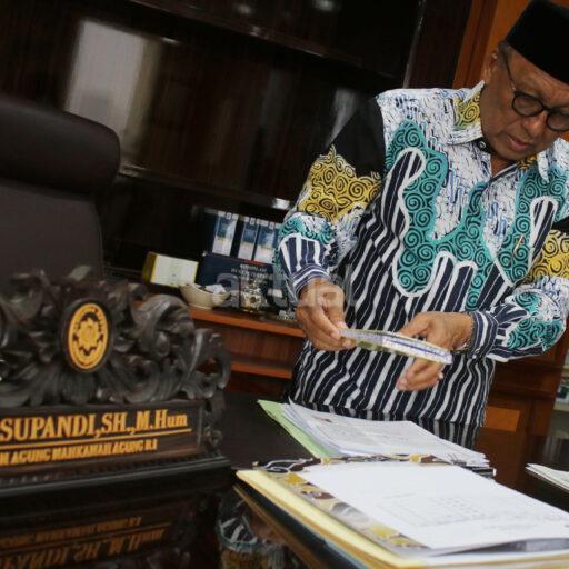 Berusia 70 Tahun Prof Supandi Memasuki Masa Purnabhakti Sebagai Hakim ...
