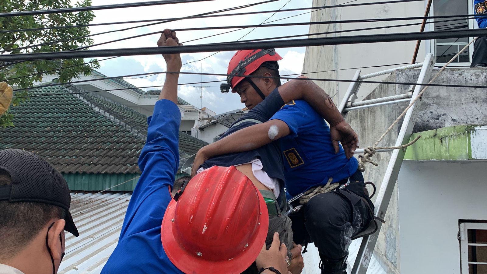 Pasang Tandon Air, Tukang Las di Jember Tersengat Listrik - Aktual.com