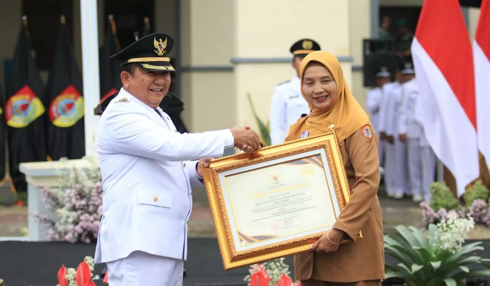 Dispendukcapil Jember Raih Penghargaan di Hari Jadi Jember Ke 94 ...