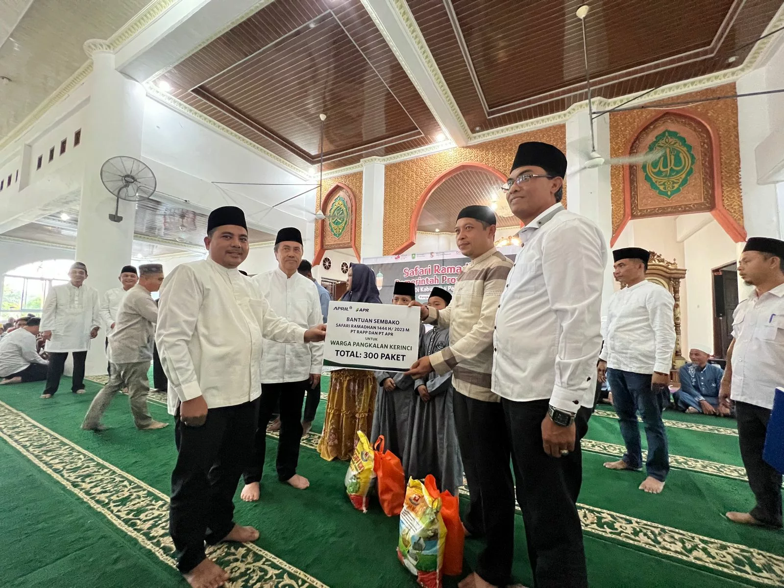 RAPP dan APR Berikan Santunan Anak Yatim di Provinsi Riau Dalam Safari ...