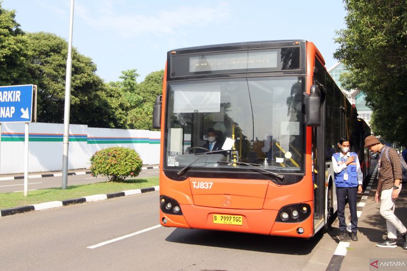 DKI Bakal Tambah Fasilitas Bagasi di Bus TransJakarta - Aktual.com