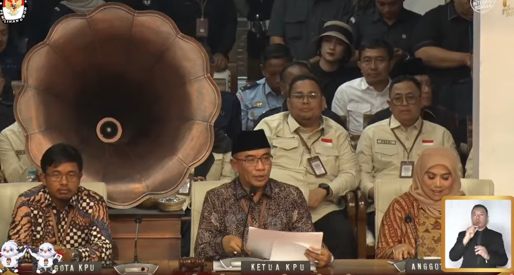 KPU Bantah Ada Settingan Pada Nomor Urut Paslon Pilpres 2024 - Aktual.com