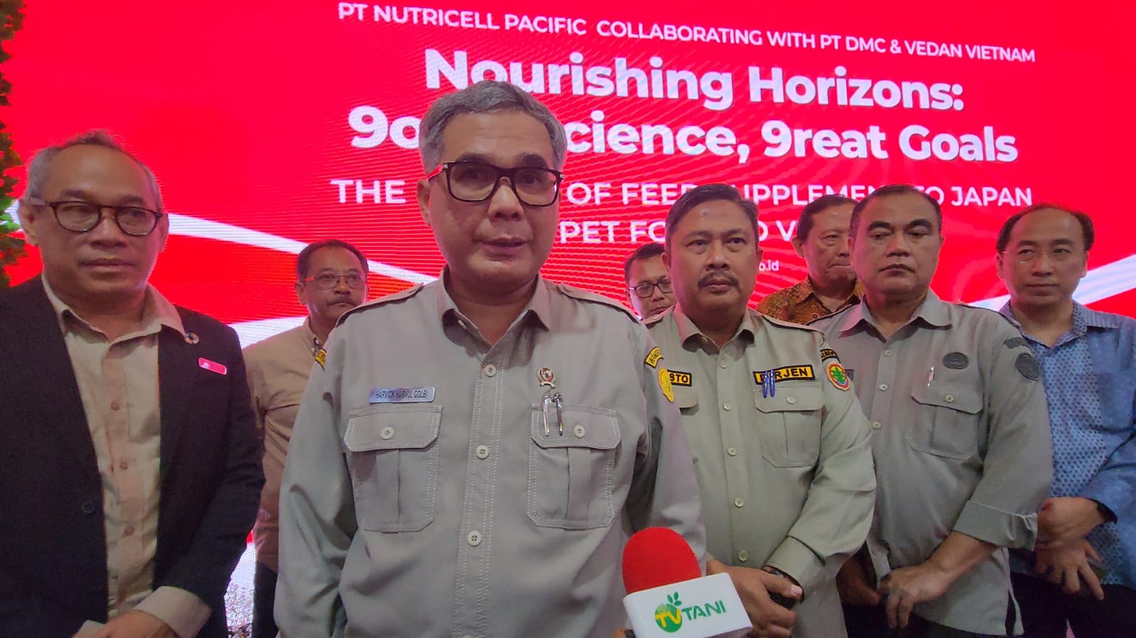 Wamentan Harvick Optimis Indonesia Jadi Produsen Suplemen Pakan Ternak ...