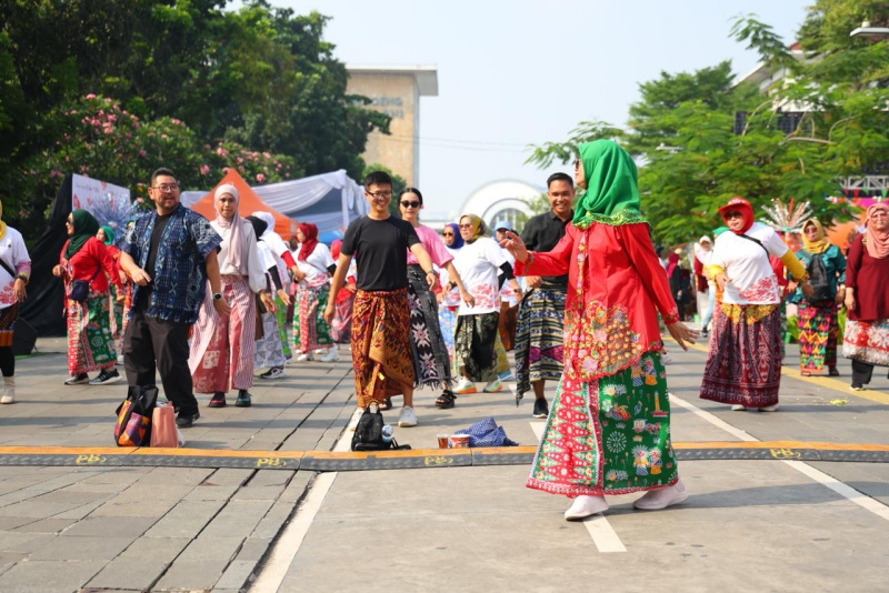 Ragam Cerita dalam Kain: Serunya BerKain di Kota Tua Jakarta - Aktual.com
