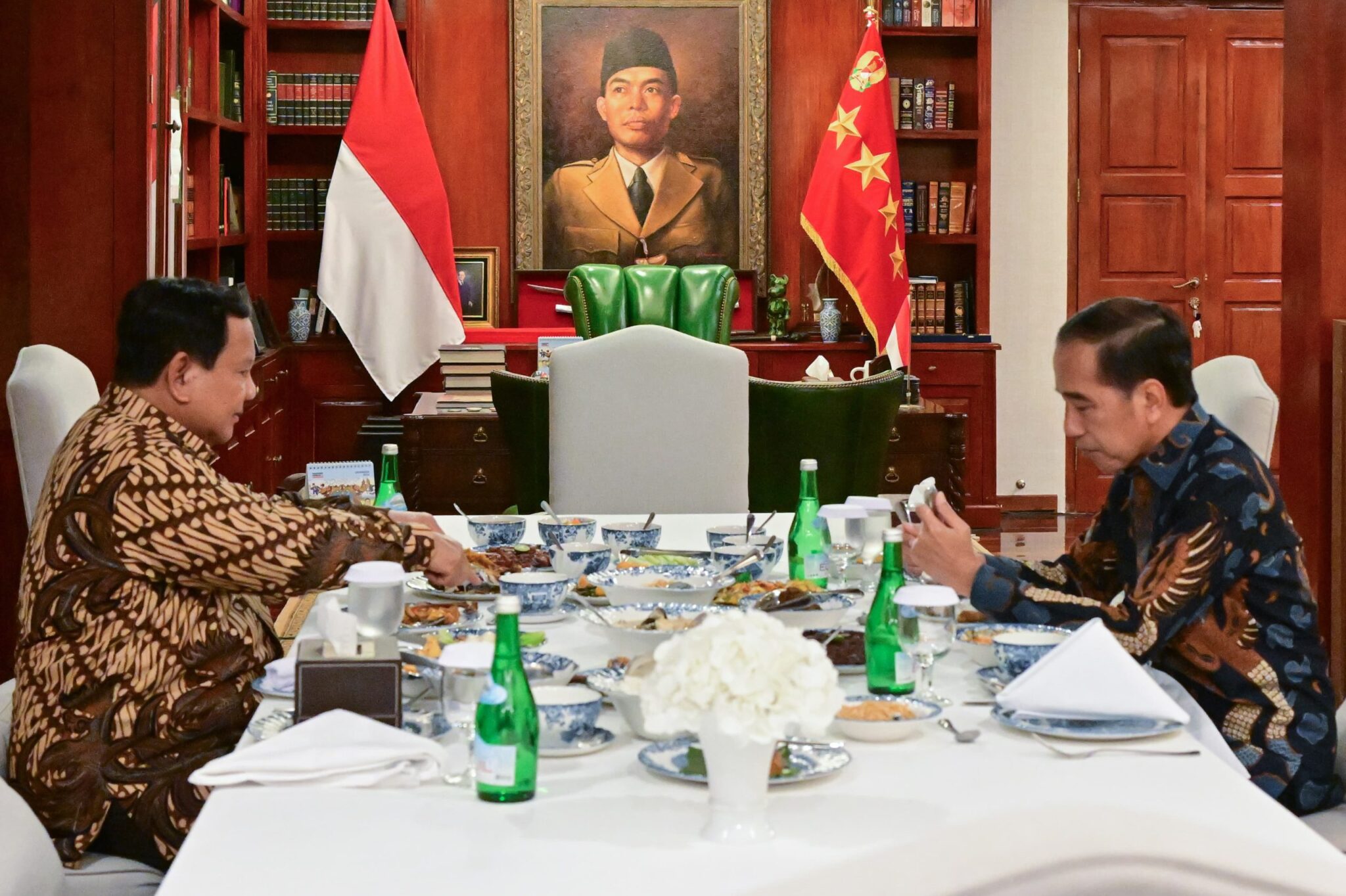 Usai Dukung Prabowo-Gibran 2 Periode, Jokowi Kunjungi Presiden Prabowo 2 Jam - Aktual.com